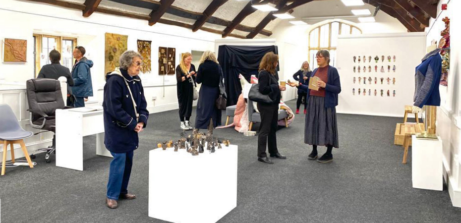 Exploring materiality with A Visible THREAD – seam