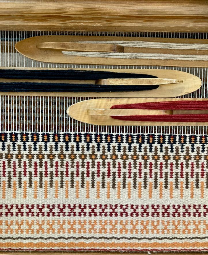 Something I never expected to see on my loom – seam